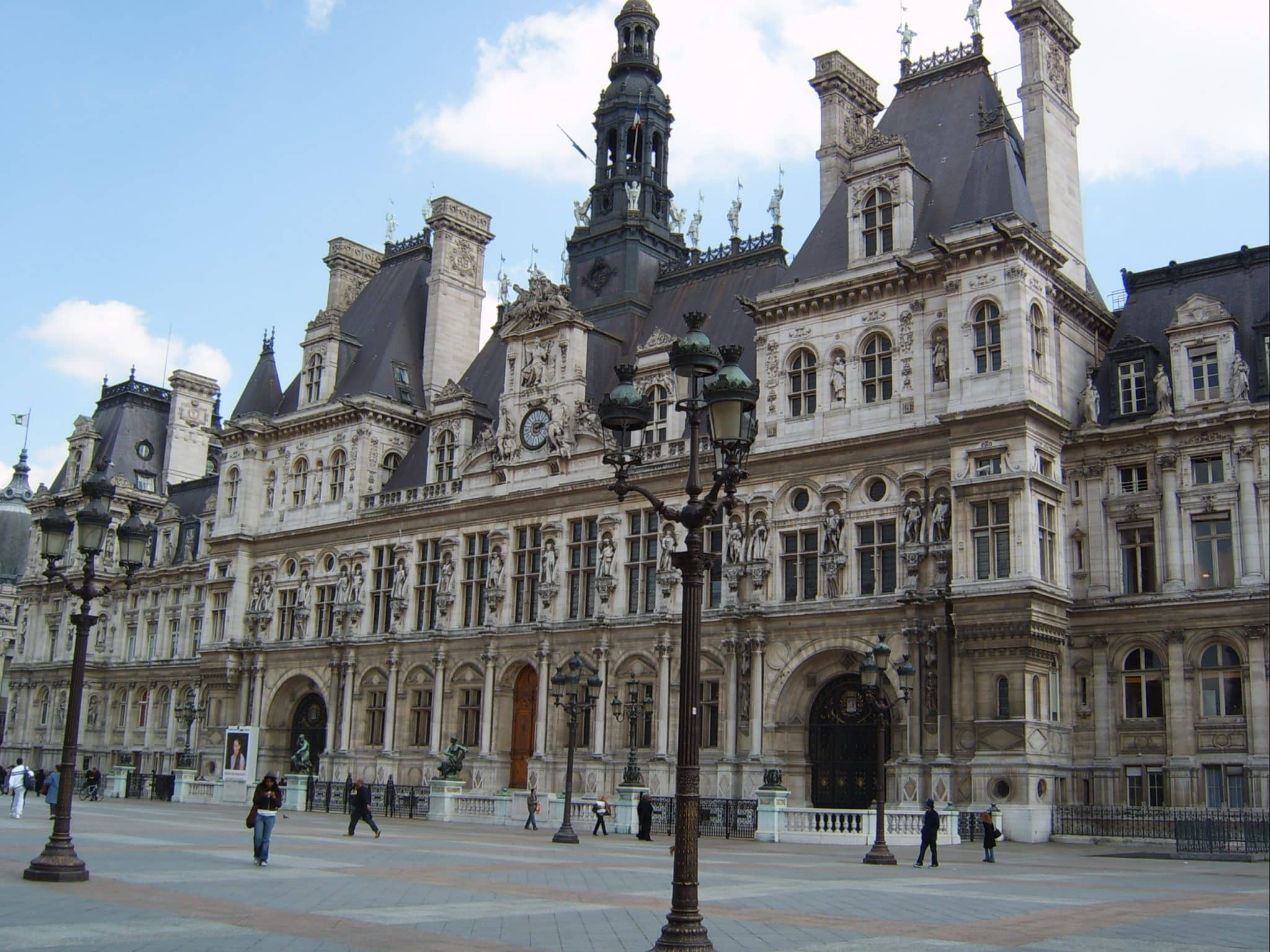 Comprendre la distinction : déconcentration versus décentralisation